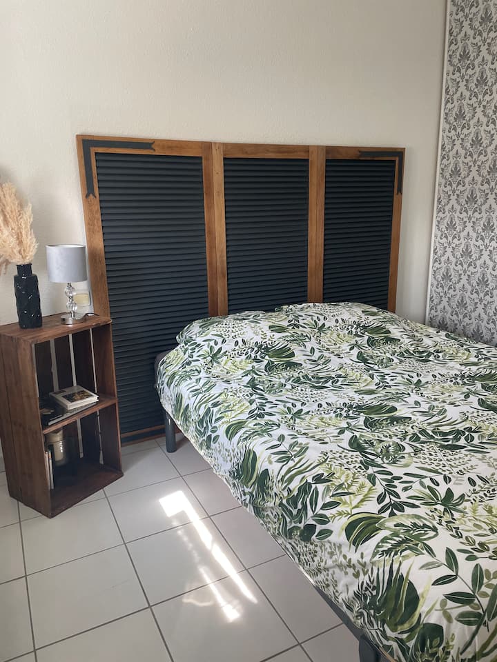 T2 Avec Balcon, Parking Privé + Local Vélo - Montrichard