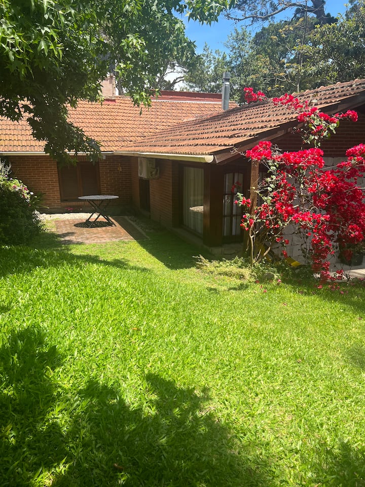 Casa Entre Bosques A Metros Del Centro - Pinamar
