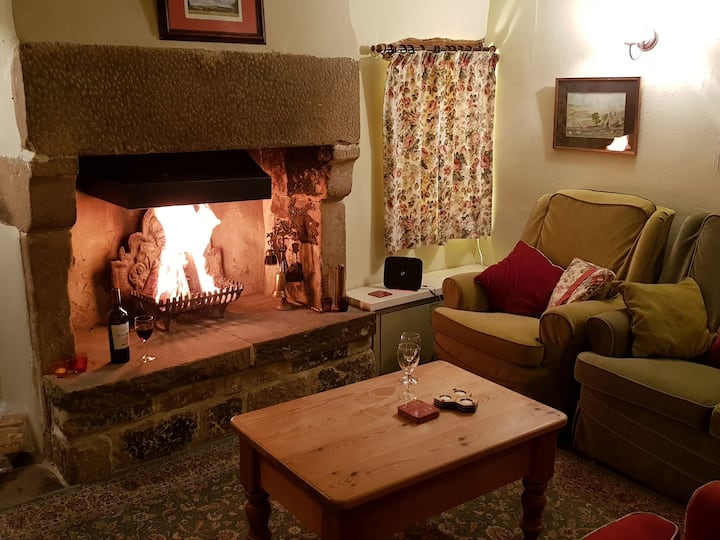 East View Cottage Eyam, Cosy Peak District Cottage - Bakewell