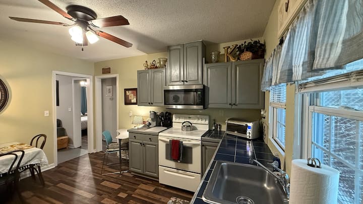 Knight Place - The Michael 1bd/1ba Apt Near Mercer - Macon, GA