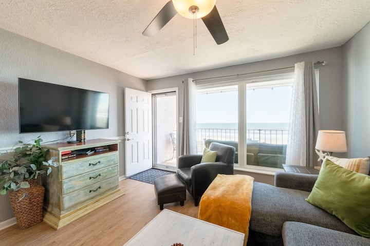 Beach Front-pickleball 2bd-2ba-king Bd-w&d-hot Tub - Galveston, TX