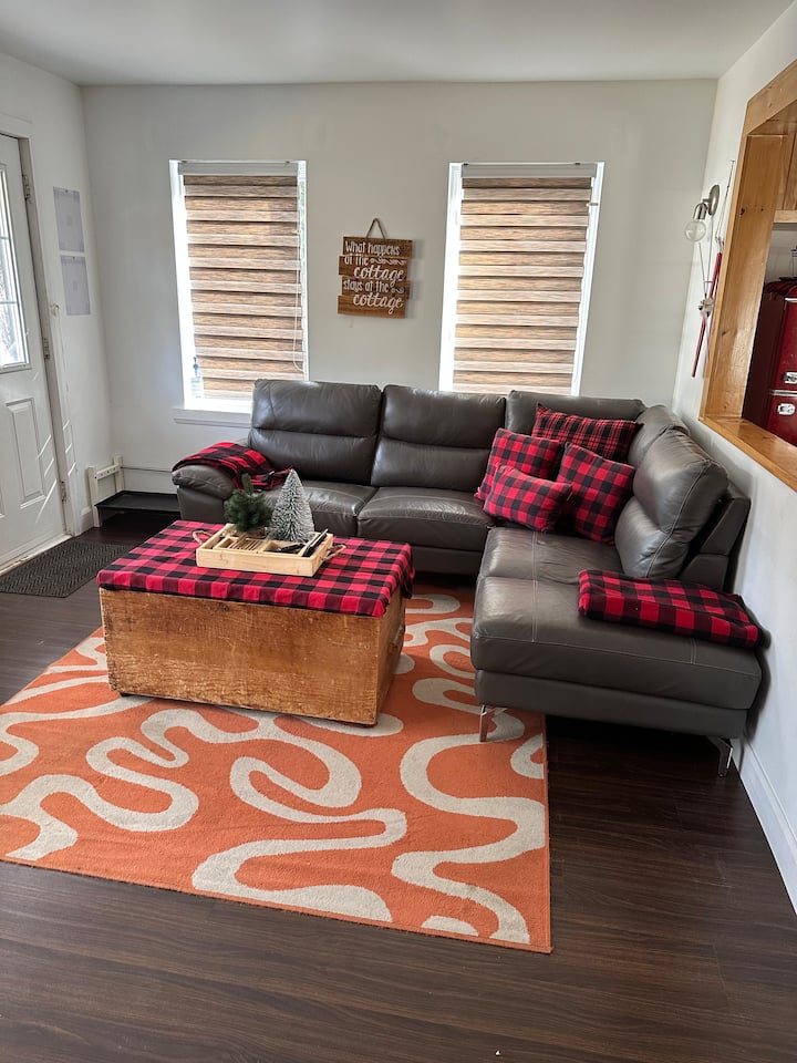 Chalet Porte Rouge - 3 Bedrooms, 8 Min To Village - Mont-Tremblant