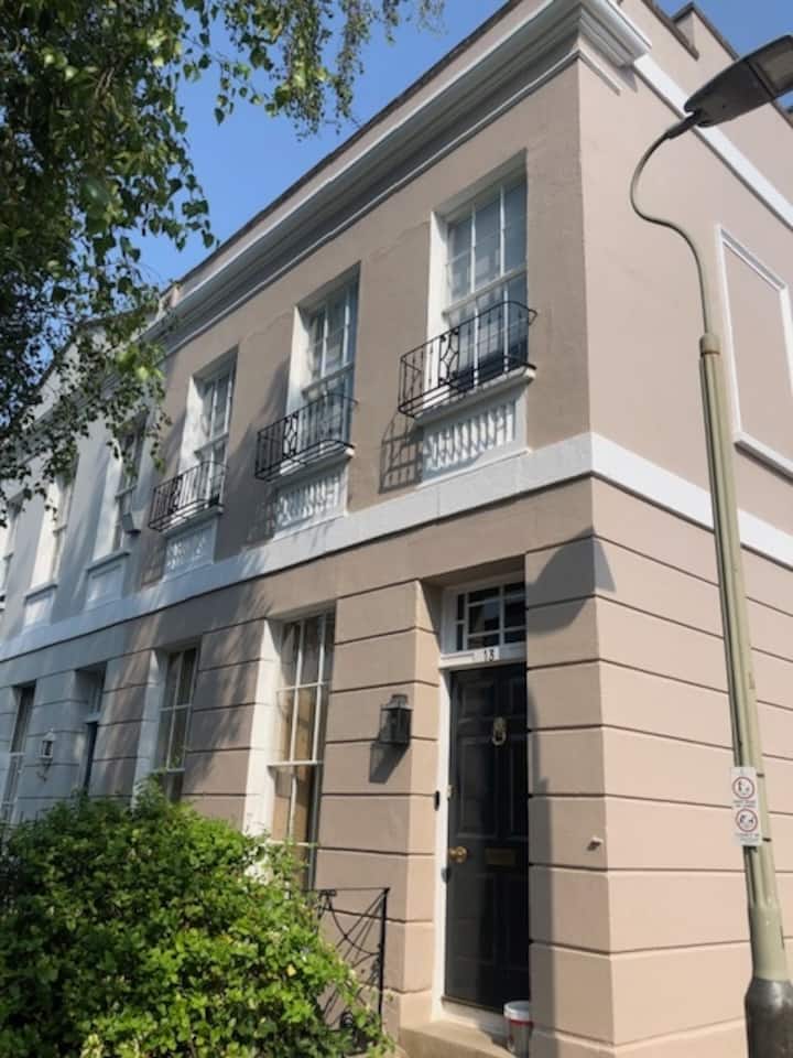 Townhouse Close To Town Centre & The Racecourse - Cheltenham