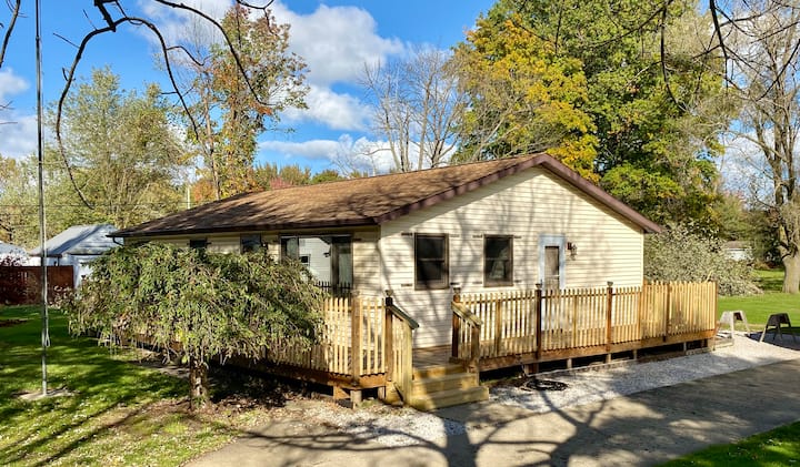 Buck & Betsy’s Country Inn - Geneva, OH