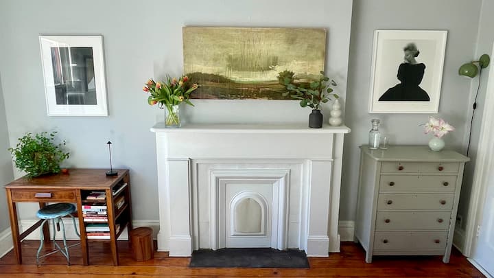 Large Sunlit Room In Super Charming 1861 Townhouse - Brooklyn, NY