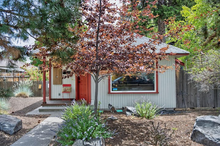A Stone's Throw | Federal House - Bend, OR