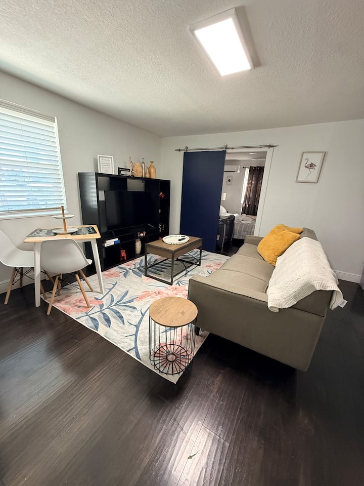 Spacious Apartment Central  Located - Hialeah, FL