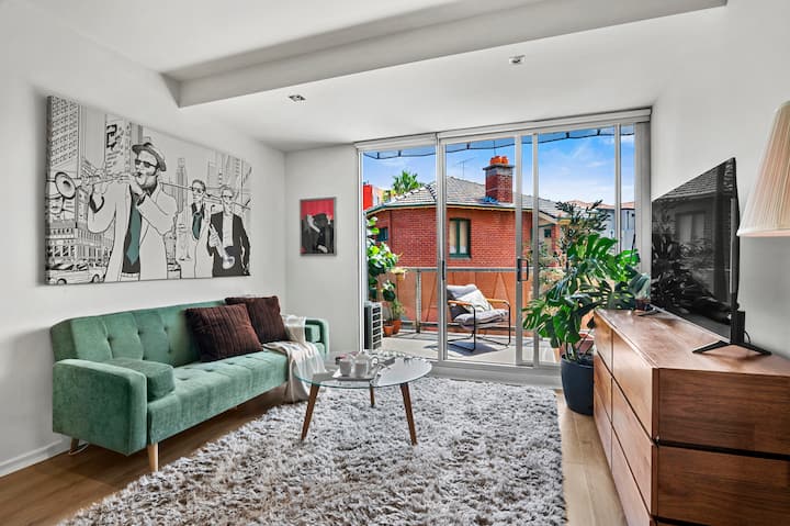 Central St Kilda | Walk To Beach, Cafés & Trams - Australia