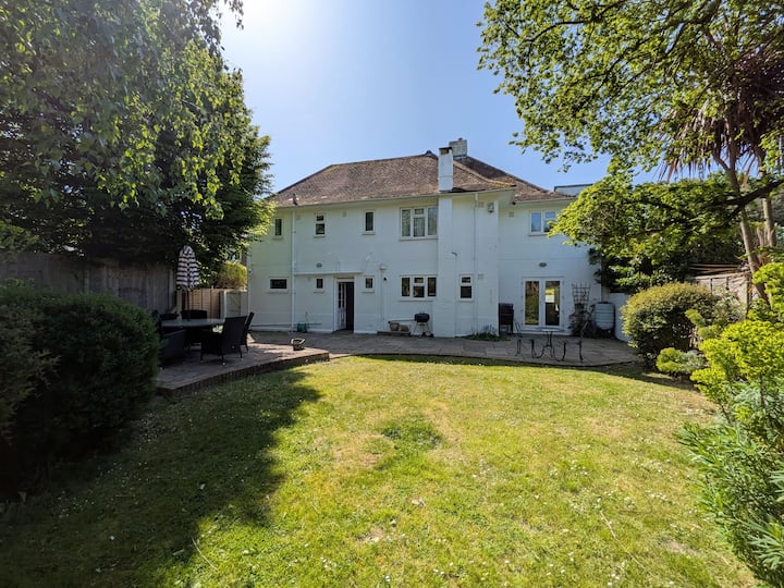 Bay House, Aldwick Bay - Sleeps 7 Guests In 4 Bedrooms - Bognor Regis