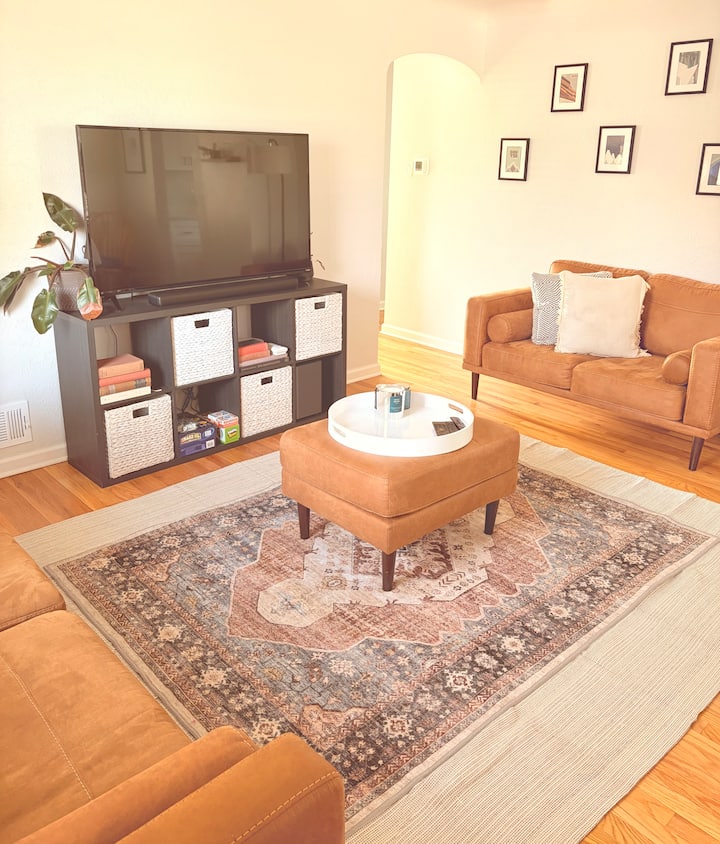 Bungalow — Minutes West Of Downtown - Lakewood, CO