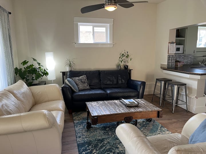 Front Porch House - Cozy, Quiet, Convenient - Peace River