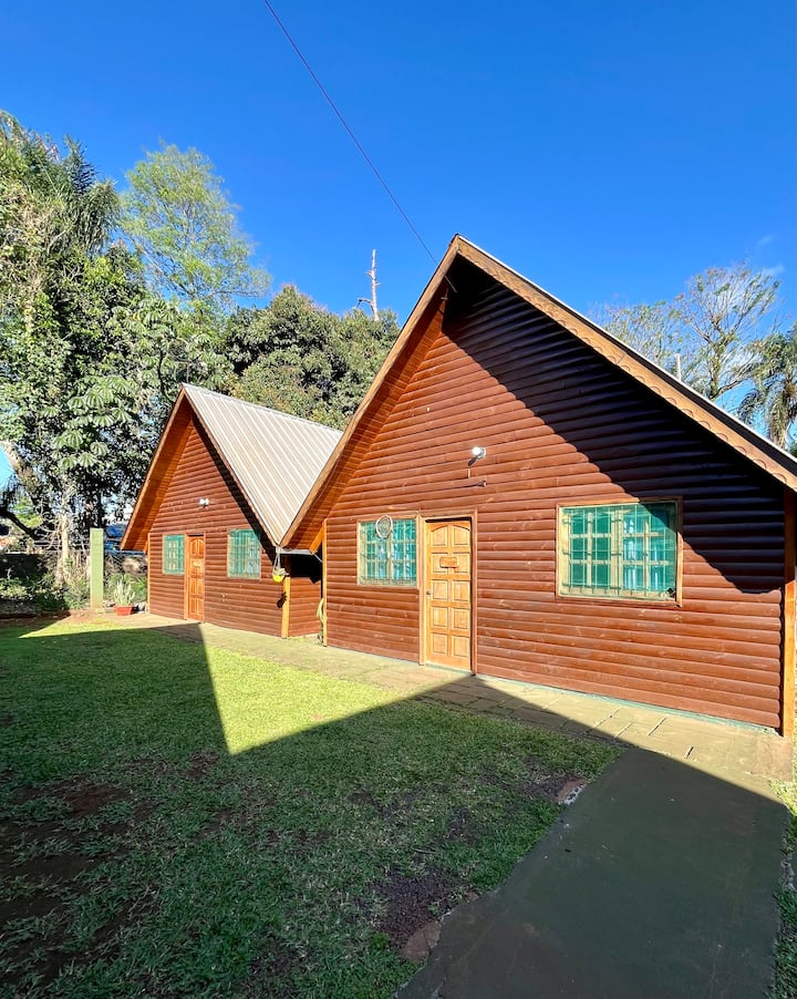 Cabaña Ideal Para Parejas • Ubicación Céntrica - Puerto Iguazú