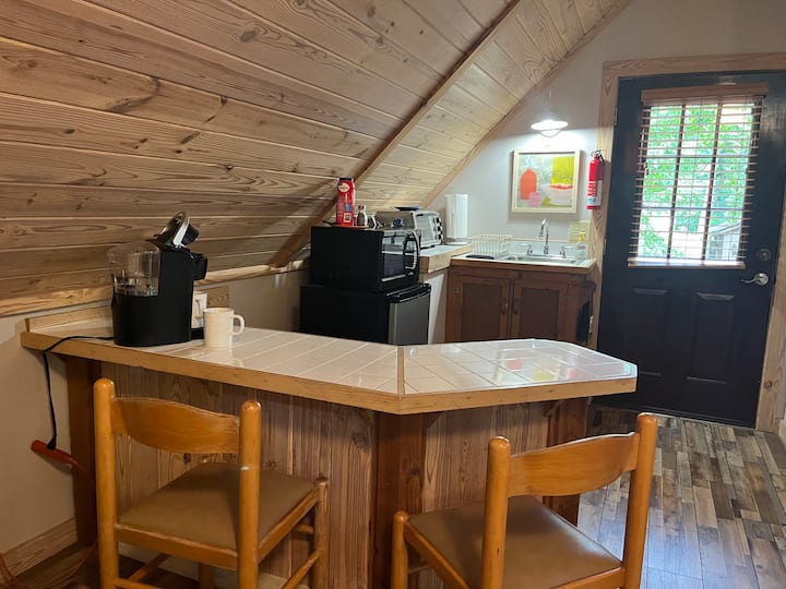 Judy's Cabin In The Woods - Springdale, AR