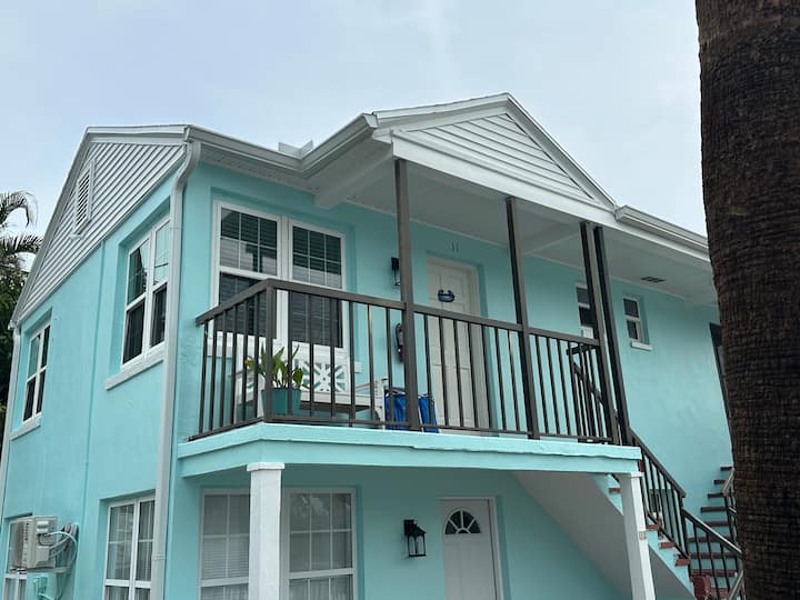 Come Enjoy The Serenity Of Gulf Gardens At Madeira Beach, New Renovated Unit. - Madeira Beach, FL