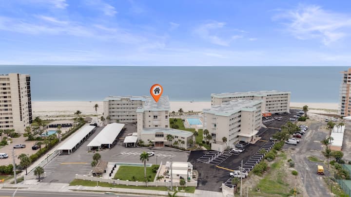 Oceanfront Oasis At Leonardo Arms Steps To Beach - Fort Myers Beach, FL