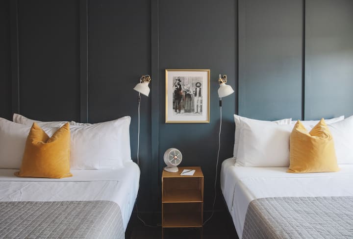 2 Beds In Boutique Hotel - Vinchester Inn - Hermann, MO