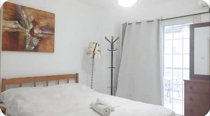 Perfect-location! 2 Min. Walk 2 Beach, Privateflat - Larnaca