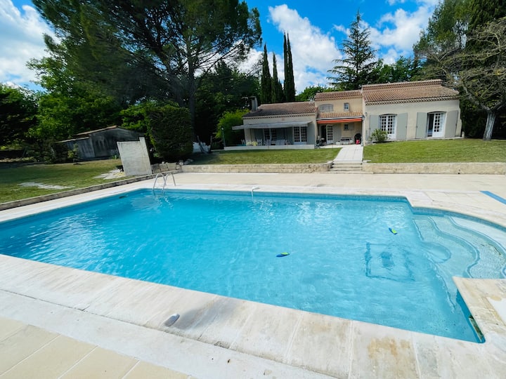 Villa, Avec Piscine Aix En Provence. - Aix-en-Provence