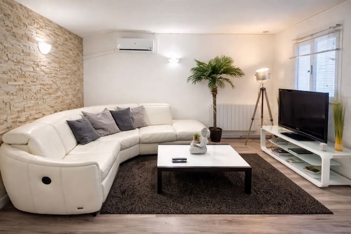 Charmant T2 10 Minutes à Pied De La Cité Médiévale - Carcassonne