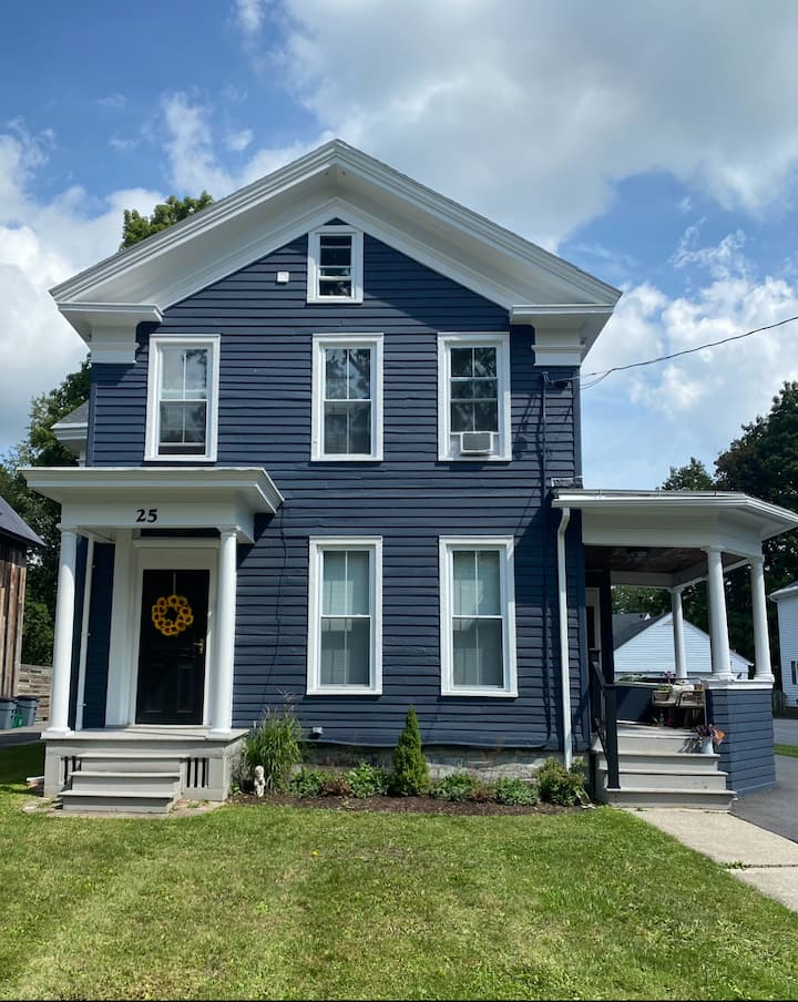 5+ Bdrm/3 Bath Village Home, 1 Block From Campus - Hamilton, NY