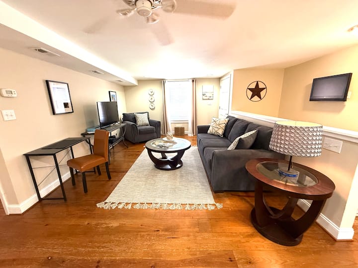 King Bed Retreat In Downtown New Bern + Parking - 新伯爾尼