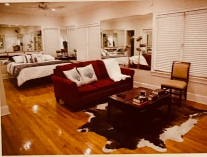 The Baker Suite-1 Block From Governor’s Mansion - Tallahassee, FL