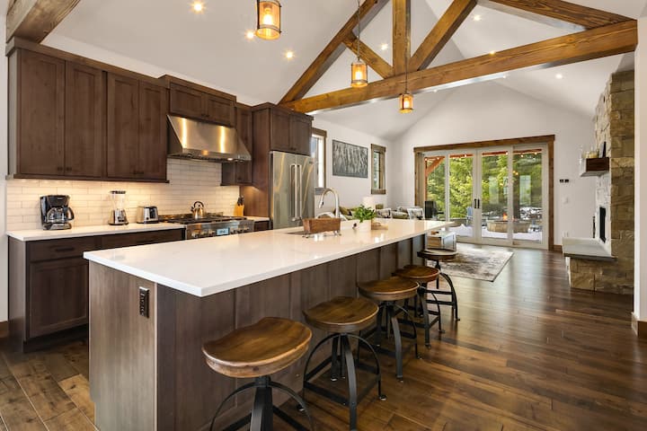 New! Miners Camp Stunner! Heart Of Suncadia Resort - Cle Elum, WA