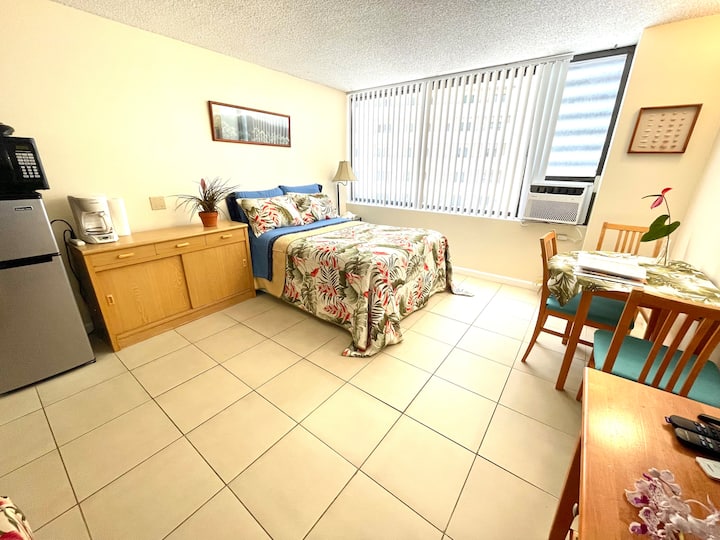 Experience Aloha In Waikiki Studio - Maunalua Bay Beach, HI