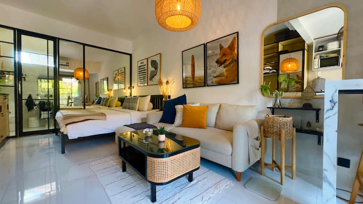 Enticing Stay, Seminyak Beach In 2 Minutes Walk - Kuta