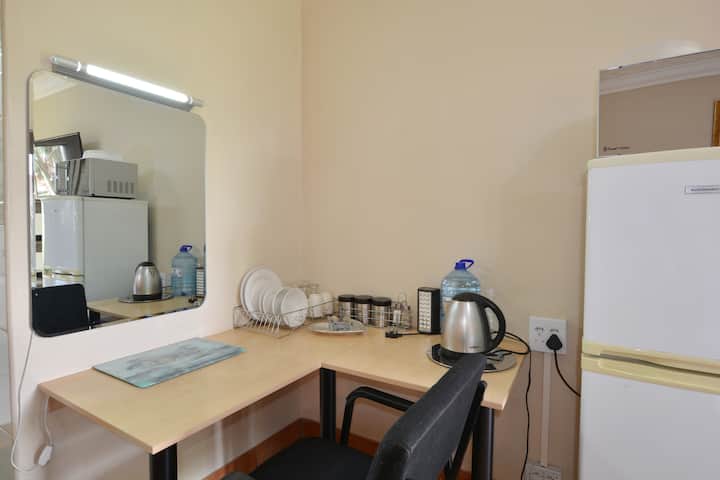 Kairos Home Unit 5: 2-person Studio Apartment - Middelburg