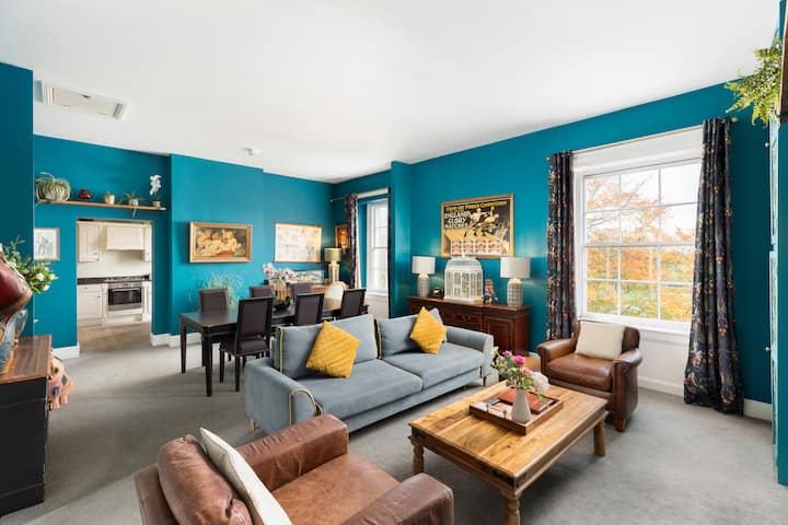Massive Penthouse With Great Views Near The Docks - Gloucester, UK