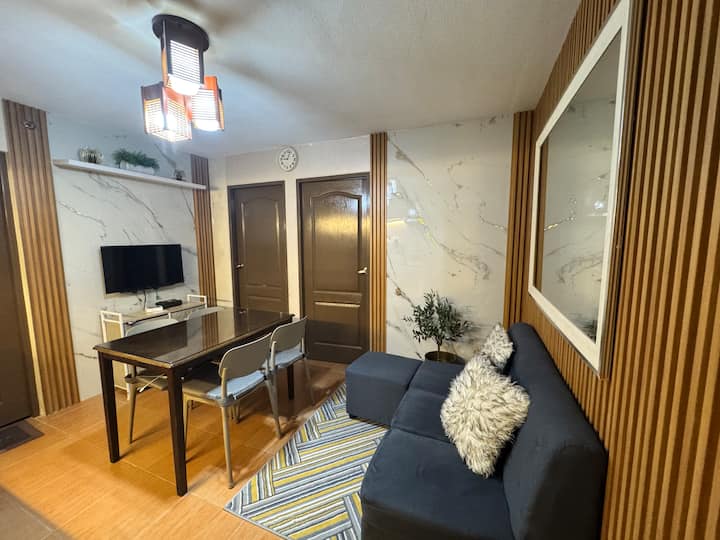 Oneoasis 2br Unit W/ Pool View + Free Parking - Cagayan de Oro