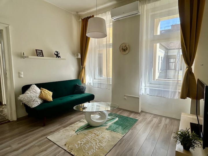Bias - Central, Quiet, Airy And Comfy - Budapest