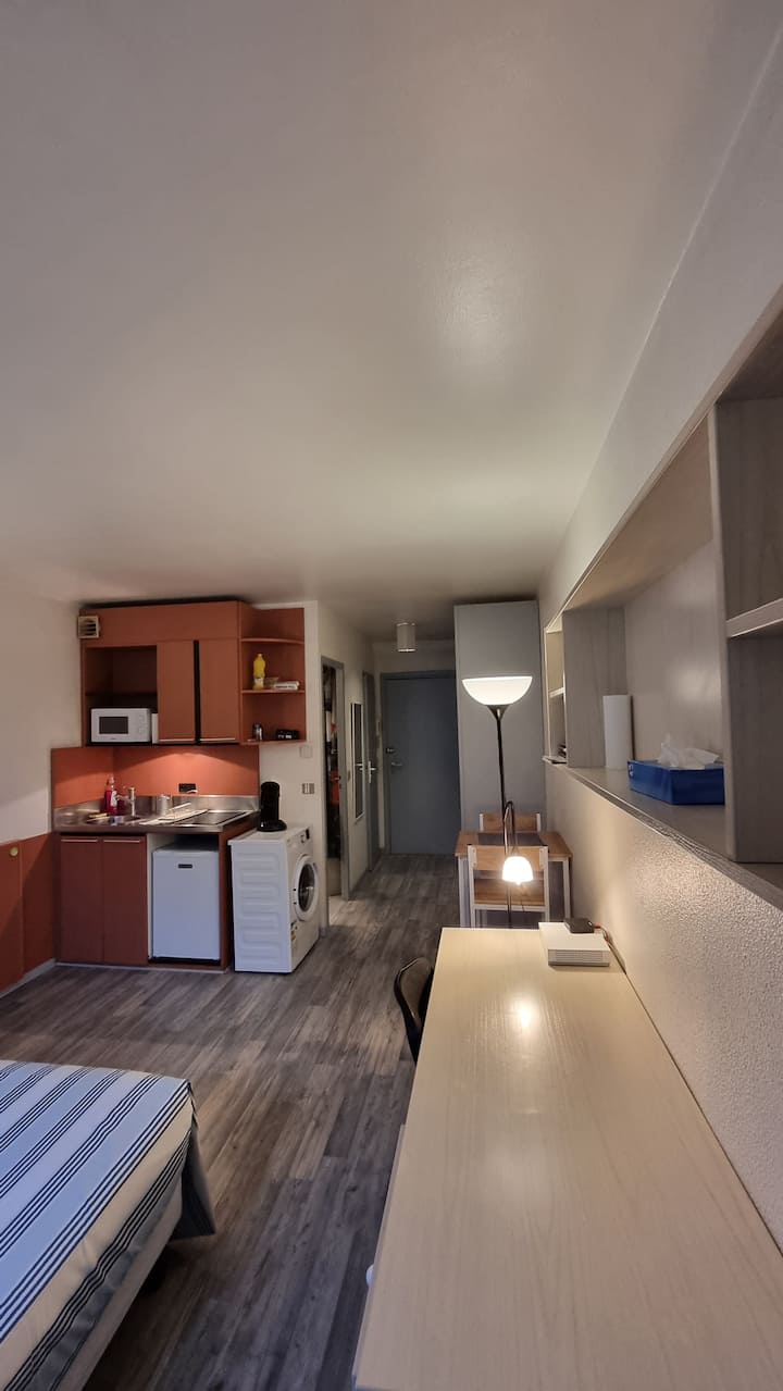 Studio Indépendant Avec Kitchenette, Wifi Fibre - Chambéry