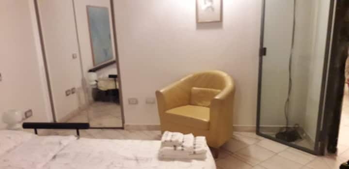 Bilocale Riservato Centrale Comodo Ai Servizi - Parma