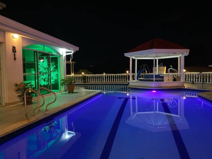 ¡Hermosa Casa  Para Un Verdadero Descanso! - Melgar