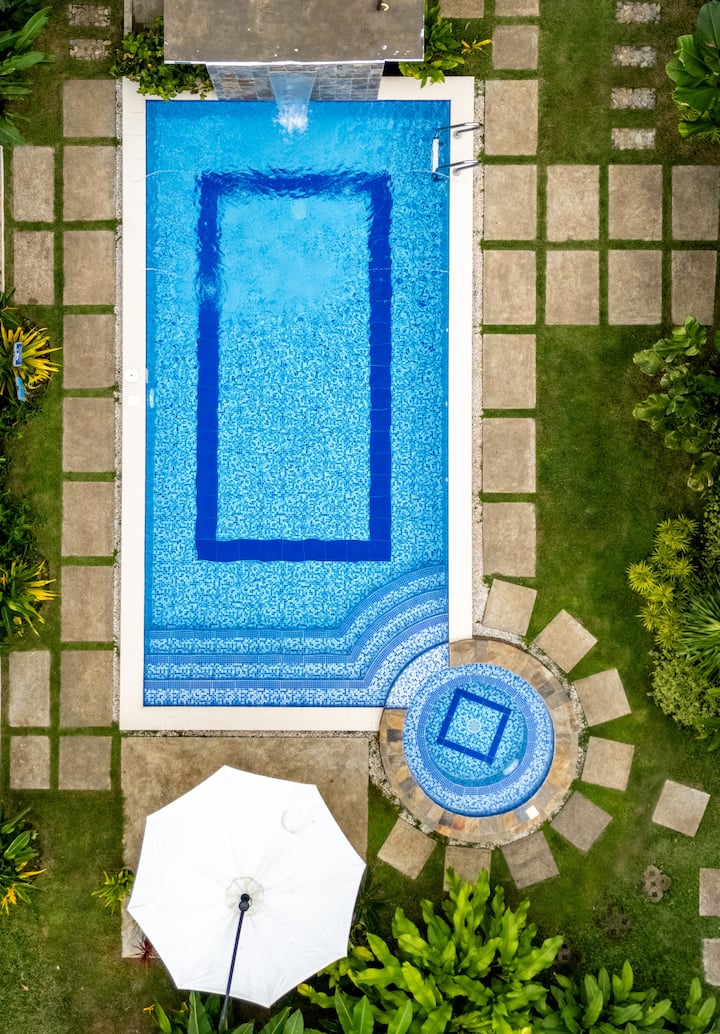 Private Resort, Pool, Heated Jacuzzi Near Tagaytay - Tagaytay