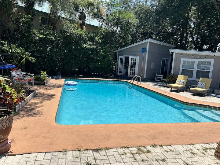 Sheepdog Hideway - On Anastasia Island Near Amp! - St. Augustine, FL