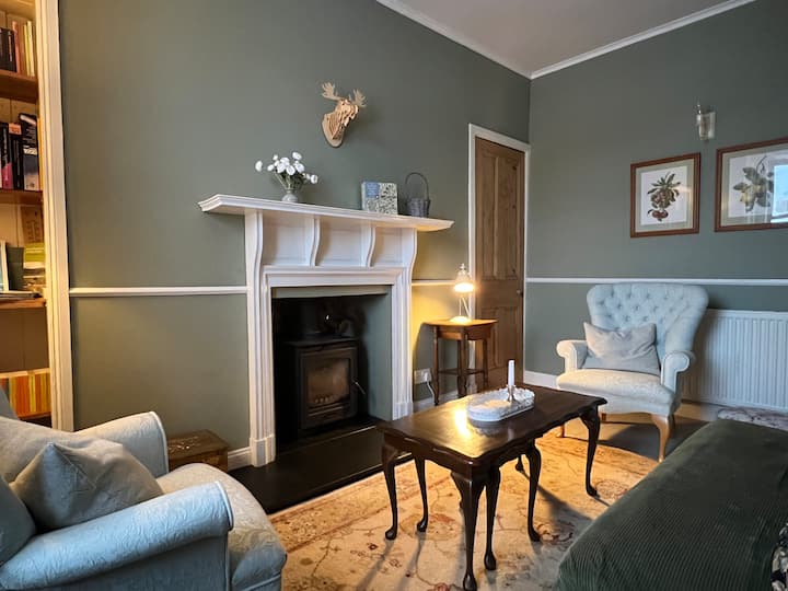 Cosy Old Cottage, Close To Huntly Train Station - Moray