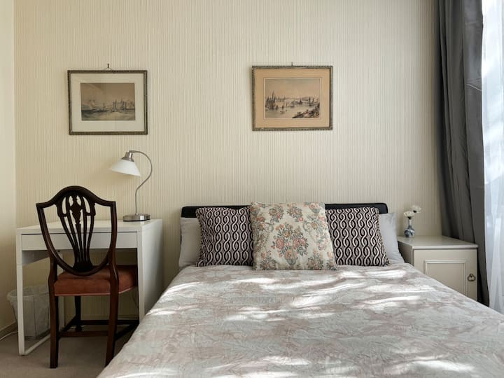 Central London Double Room. Regents Park - Bloomsbury