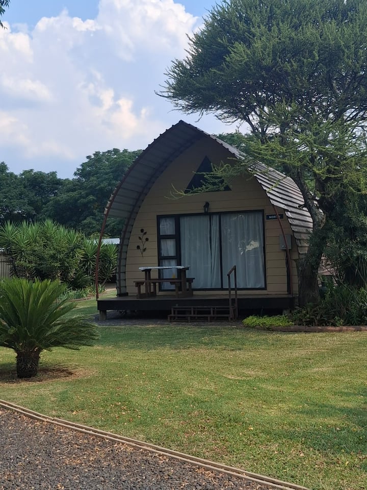 Unique Bachelor-north In Hartbeespoortdam. - Hartbeespoort