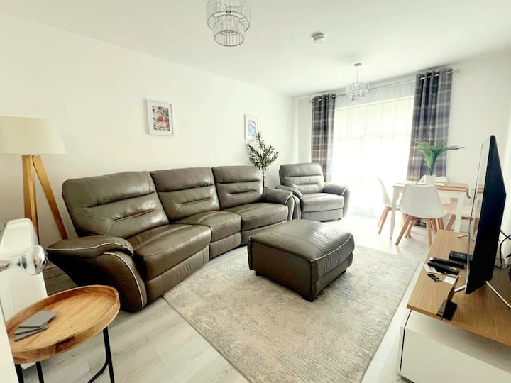 No.2 Homely Two Bed Apartment - Loch Awe
