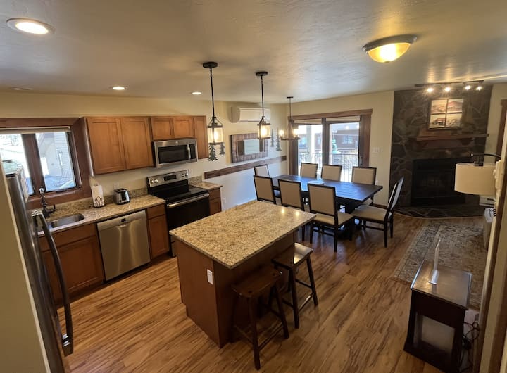 Updated & Bright Mountain Condo - Whitefish, MT