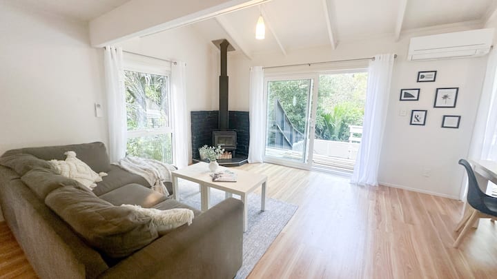 Peaceful Bush Retreat In Glenfield / Auckland - Auckland