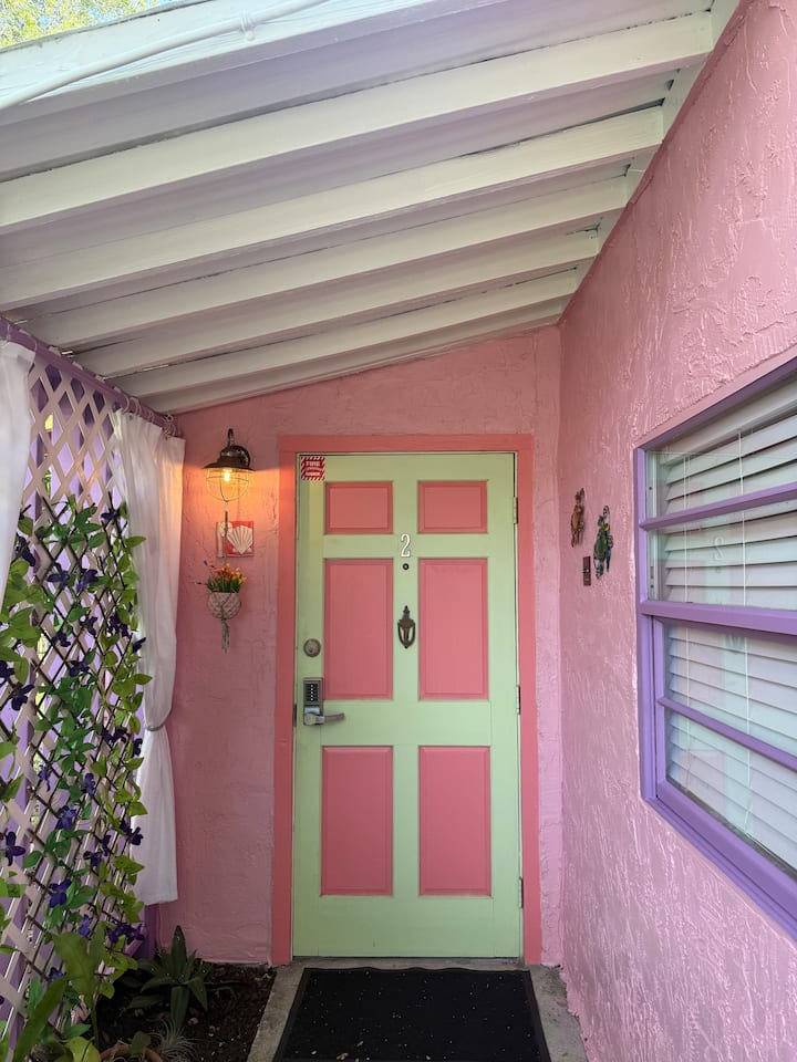 Coastal Bungalows-the Two Turtles Bungalow 1bd/1ba - Fort Lauderdale, FL