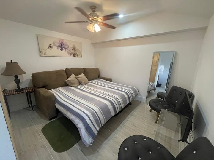 Miami One Bedroom Cottage - Miami