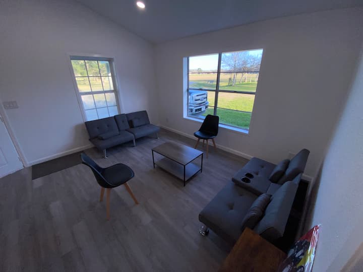 Sprawling Ranch House. Sleeps 7+ - Port Arthur, TX