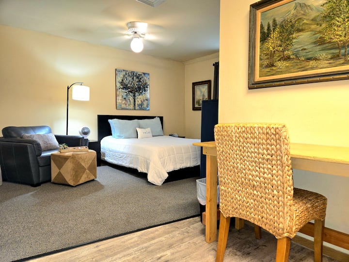 Just Right Studio 15 - Omaha, NE