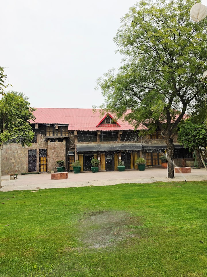 Aqua Retreat (Private 5bhk Villa) @ Chopra Farms - Gurugram