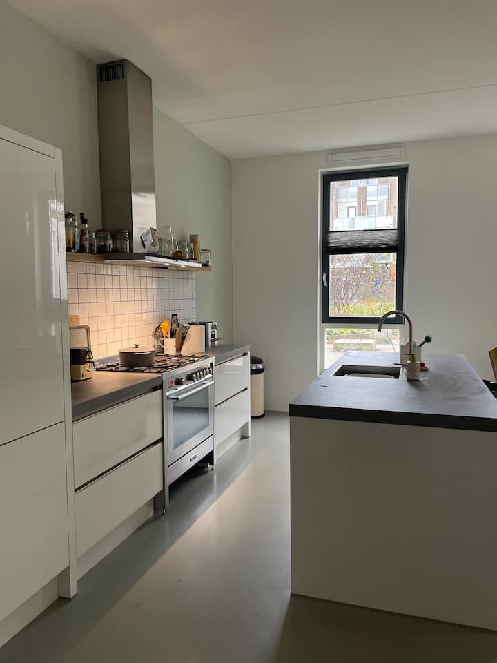 Large Family Home In The Center! - Rotterdam